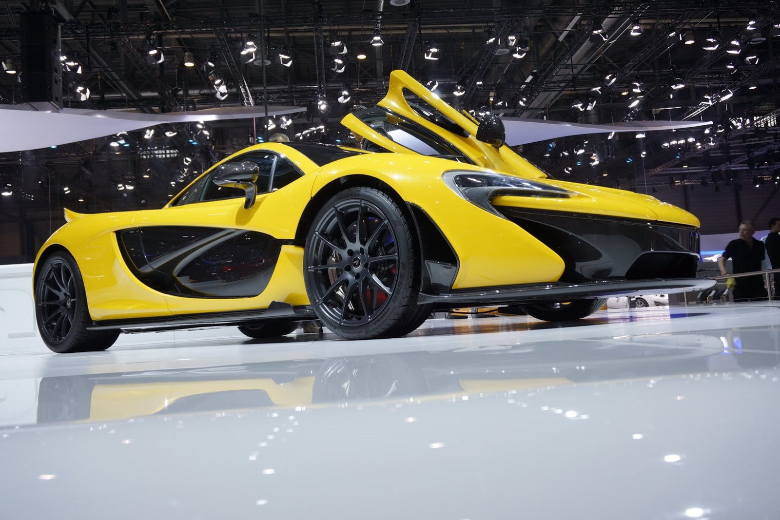 New McLaren P1 Bows and Wows at the Geneva Auto Salon | Best Cars Upg